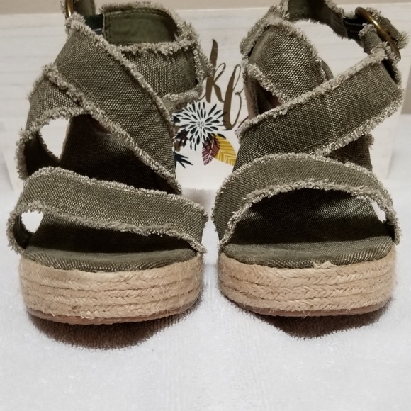 Matty | Shoes | Matty Avery Olive Textile Frayed Strap Platforms | Poshmark